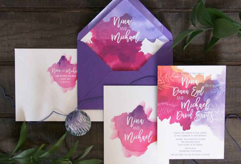 Tren Undangan Pernikahan Motif Bunga | Weddingku.com