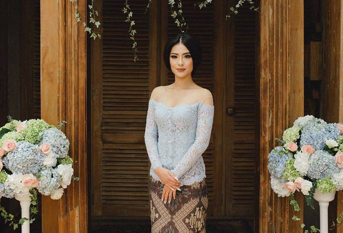 4 Poin Penting Pilih Kebaya Lamaran | Weddingku.com