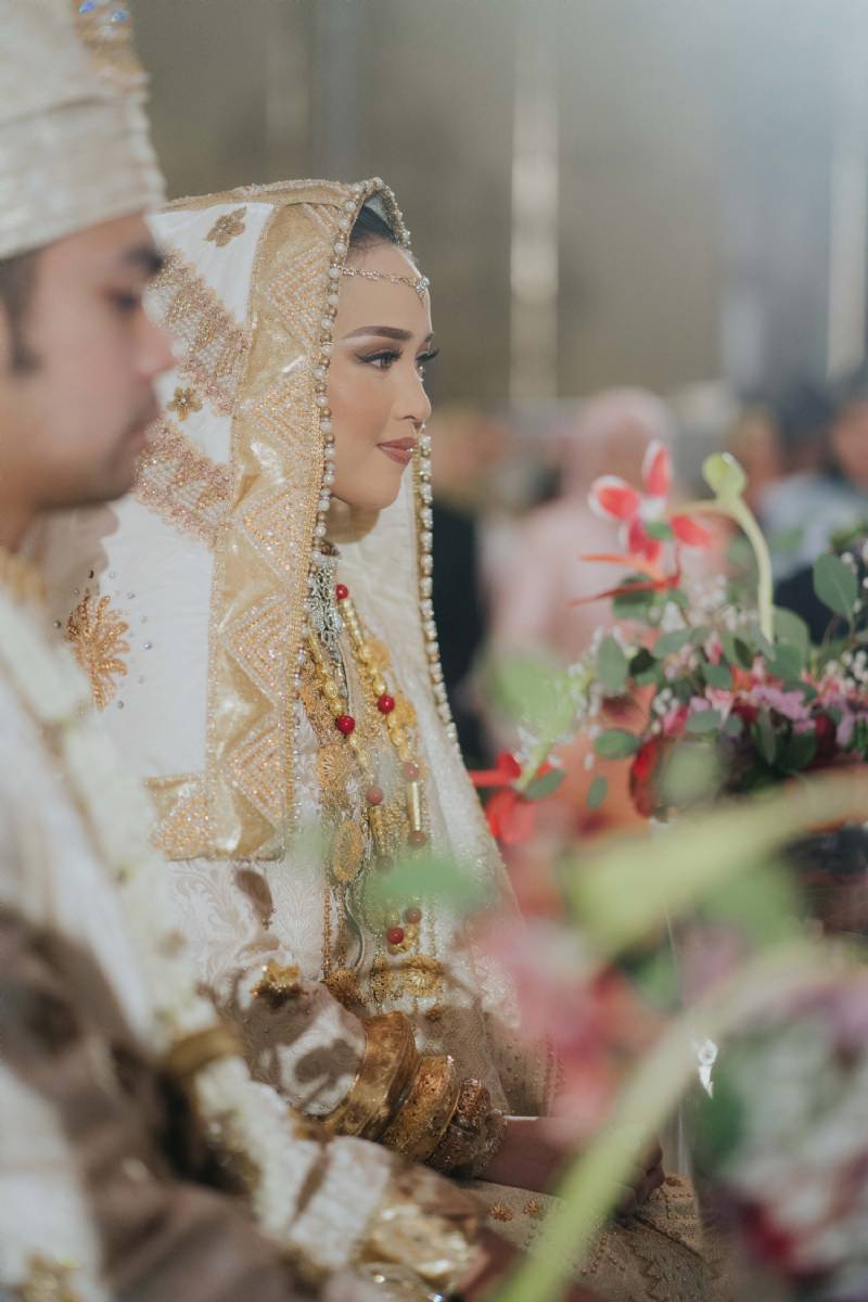 Traditional Minangkabau Wedding Packed with Modern Tone Colors Comes ...