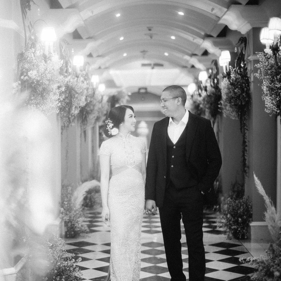 Simple & Intimate Wedding of Ririn & Rama at Gran Mahakam Hotel - Ririn ...
