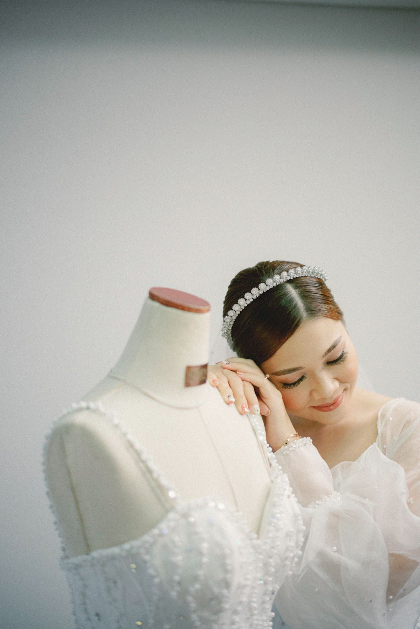 Victor and Bella Wedding - Victor and Bella Wedding | Weddingku.com