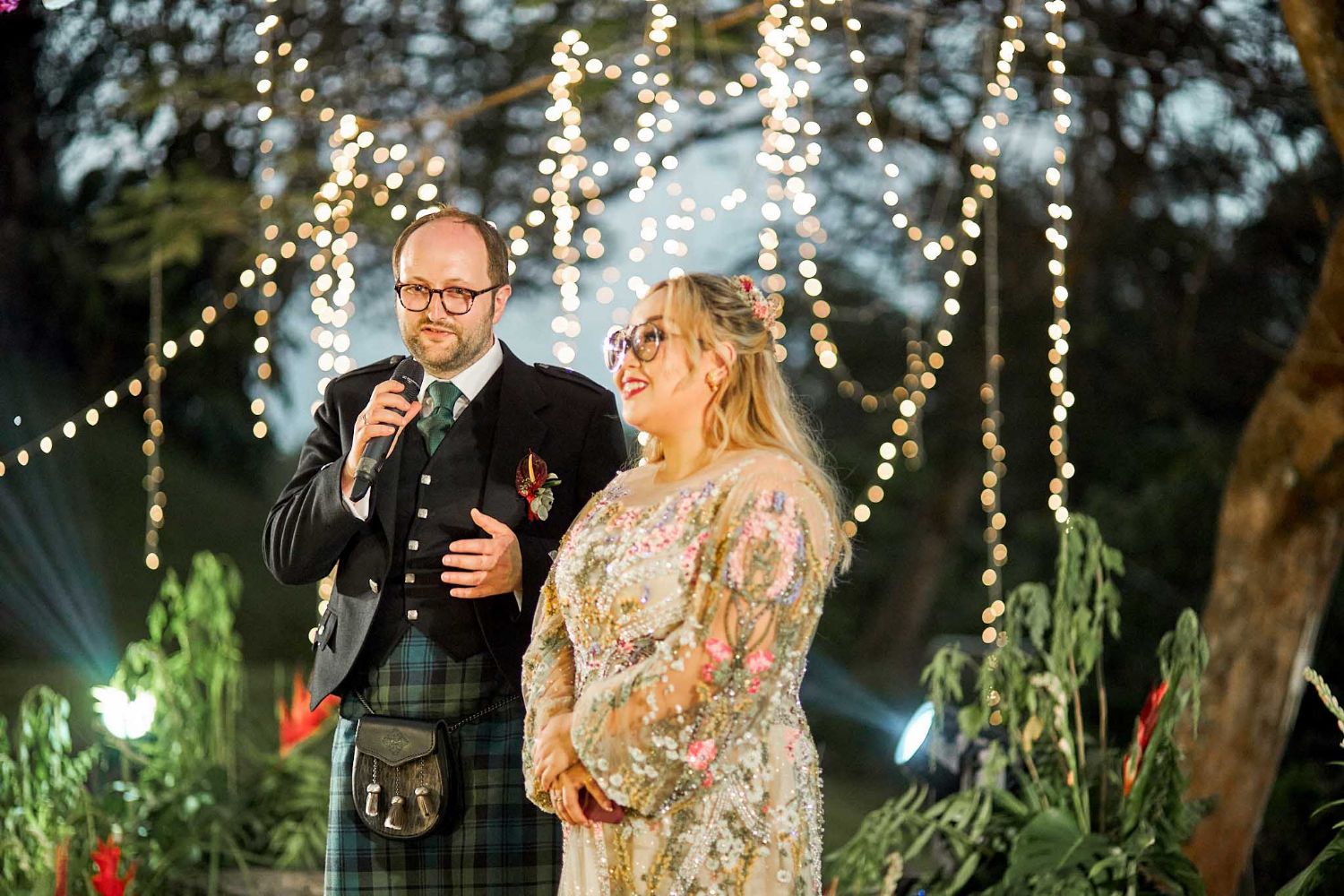 Kaya Akulturasi, Intip Pernikahan John dan Paramita di Pulau Dewata ...