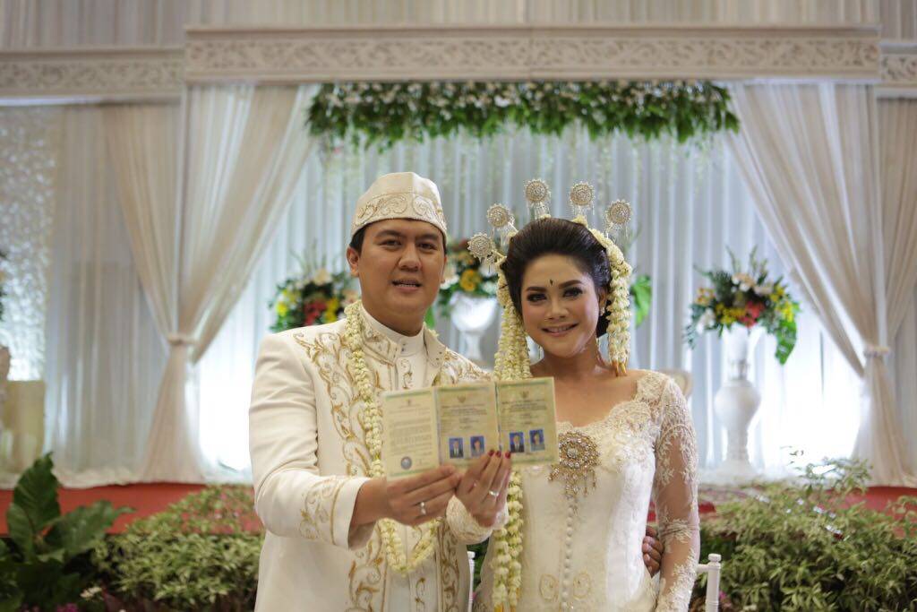 RIRIE & NANDY WEDDING DAY - NANDY & RIRIE | Weddingku.com