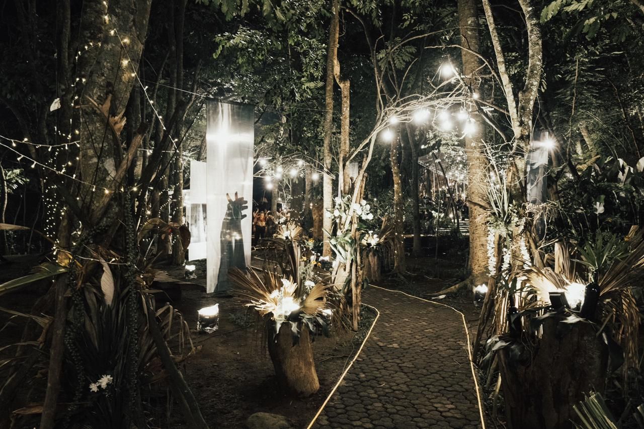 A Romantic Garden Wedding of Bryan & Deby at Manten Ballroom @ Imah ...