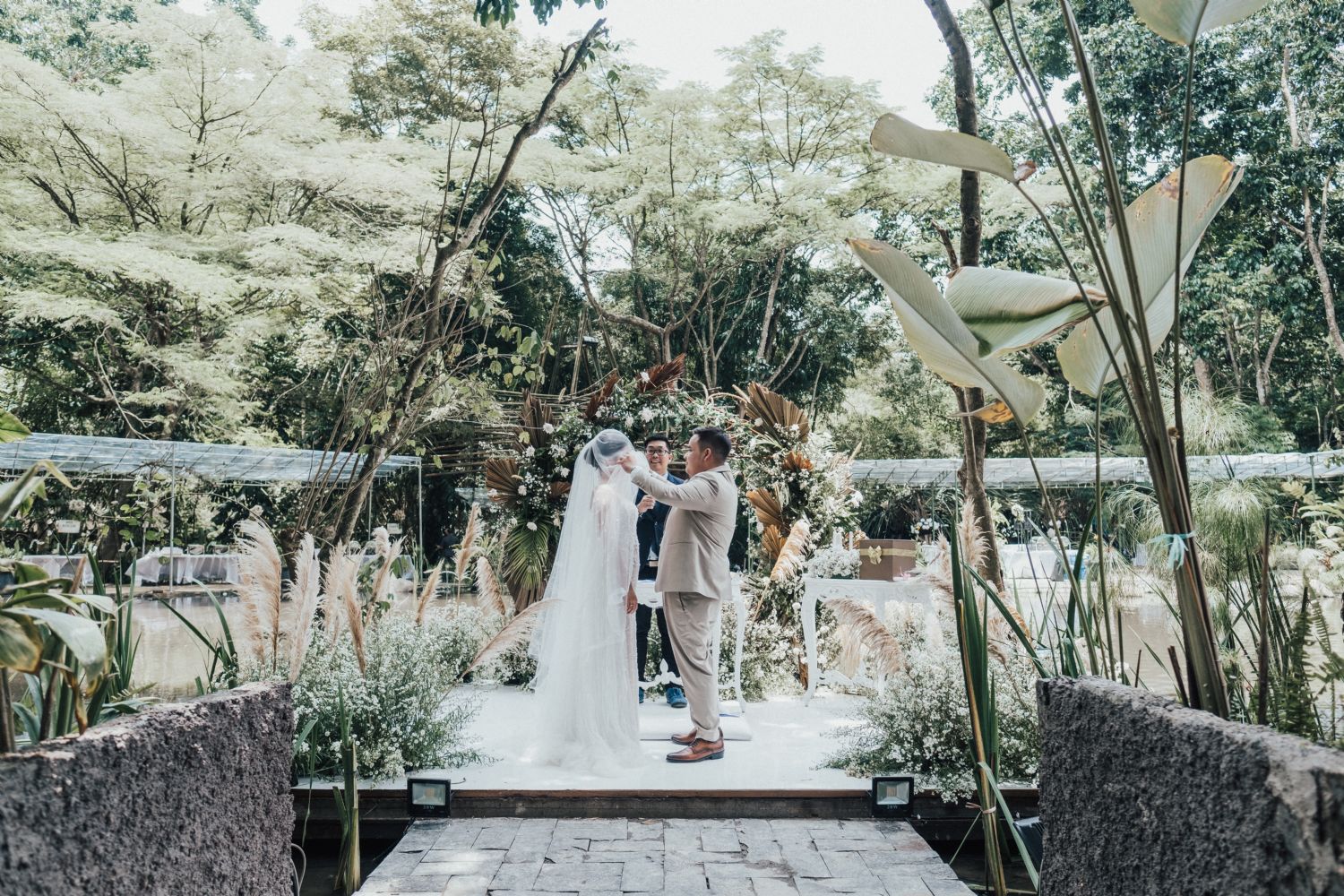 A Romantic Garden Wedding of Bryan & Deby at Manten Ballroom @ Imah ...