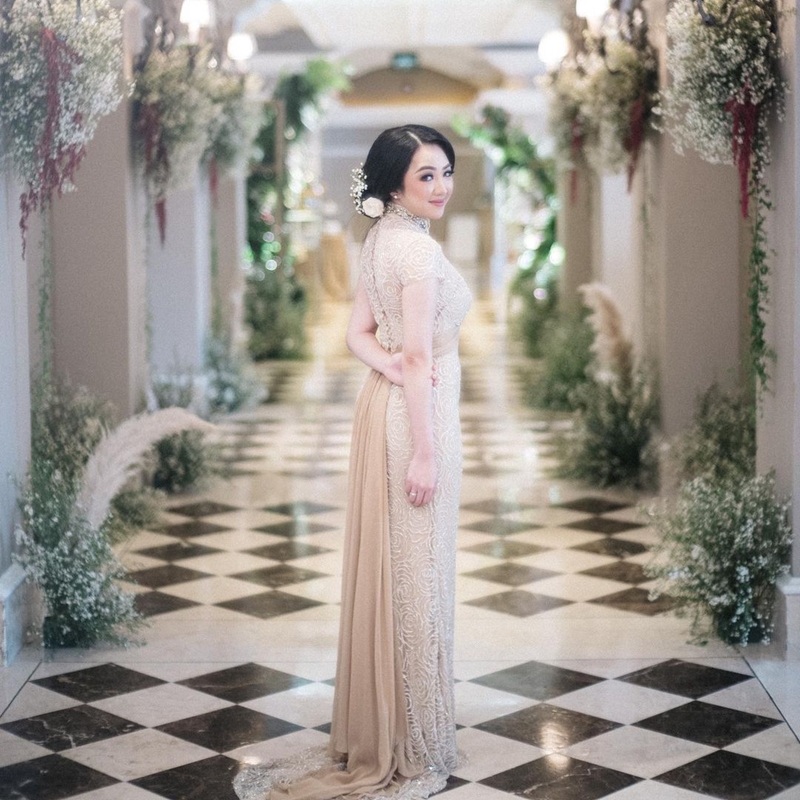 Simple & Intimate Wedding of Ririn & Rama at Gran Mahakam Hotel - Ririn ...