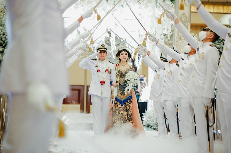 Vina & Tommy - Vina & Tommy | Weddingku.com